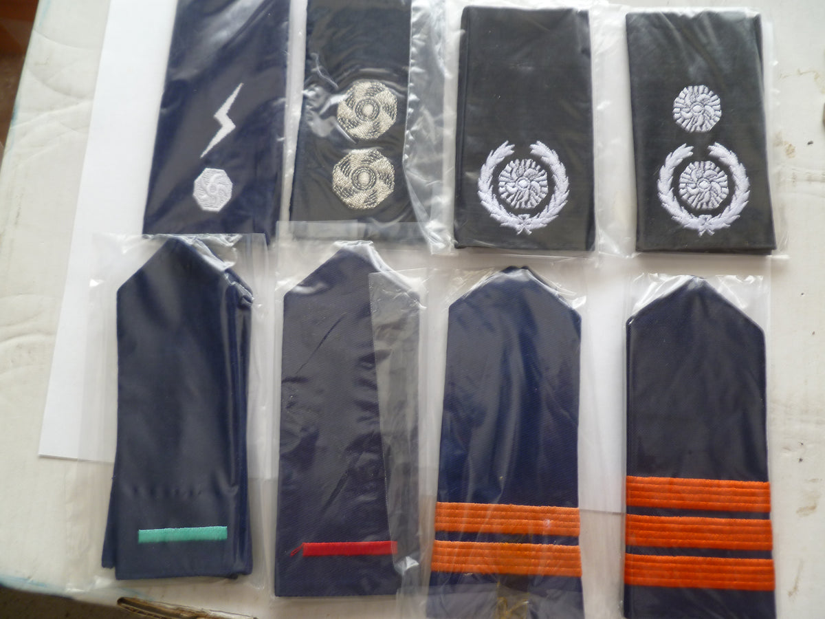 aust fire brigade epaulettes in pairs 8 different as new cond ...