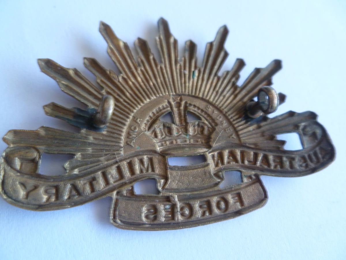 aust army rising sun cap badge KOREA amor maker – Militaria Shop